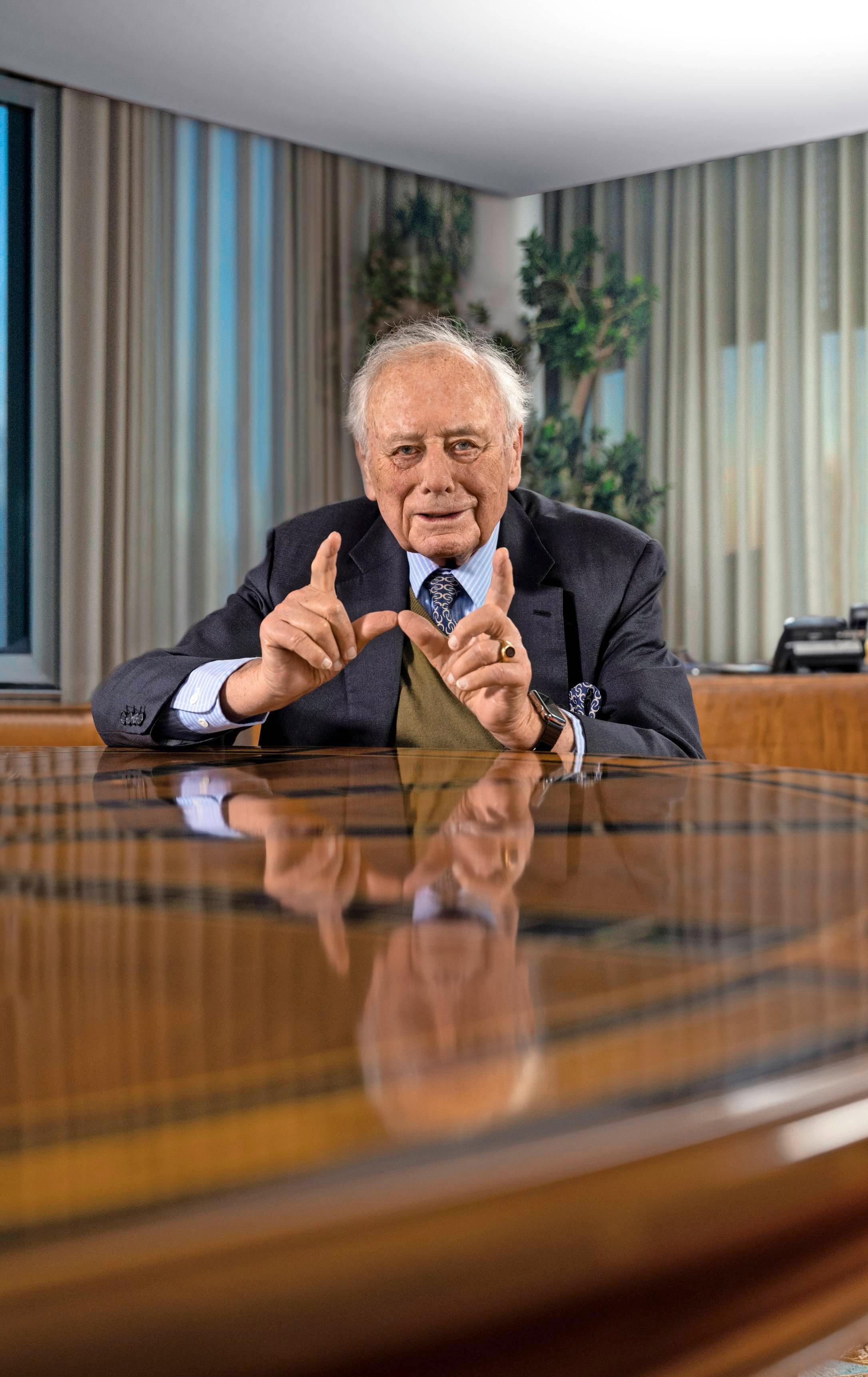 Reinhold Würth freut sich über das 75-jährige Bestehen der Würth-Gruppe ...